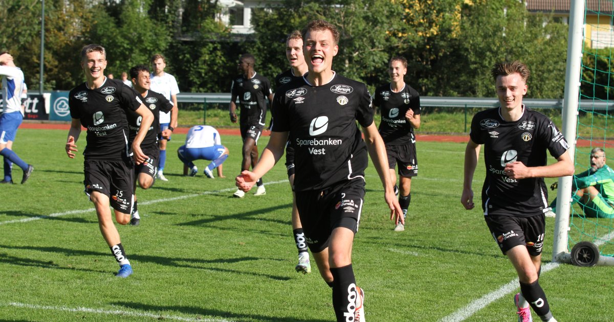 Noah Heggestad stanga inn vinnarmålet på overtid mot Vik! / SOGNDAL FOTBALL